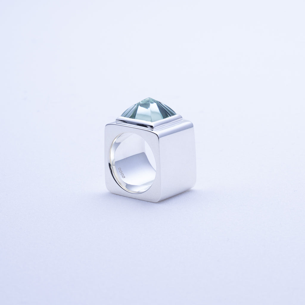 PYRAMID SQUARE PINKY RING / GREEN AMETHYST – ISHI